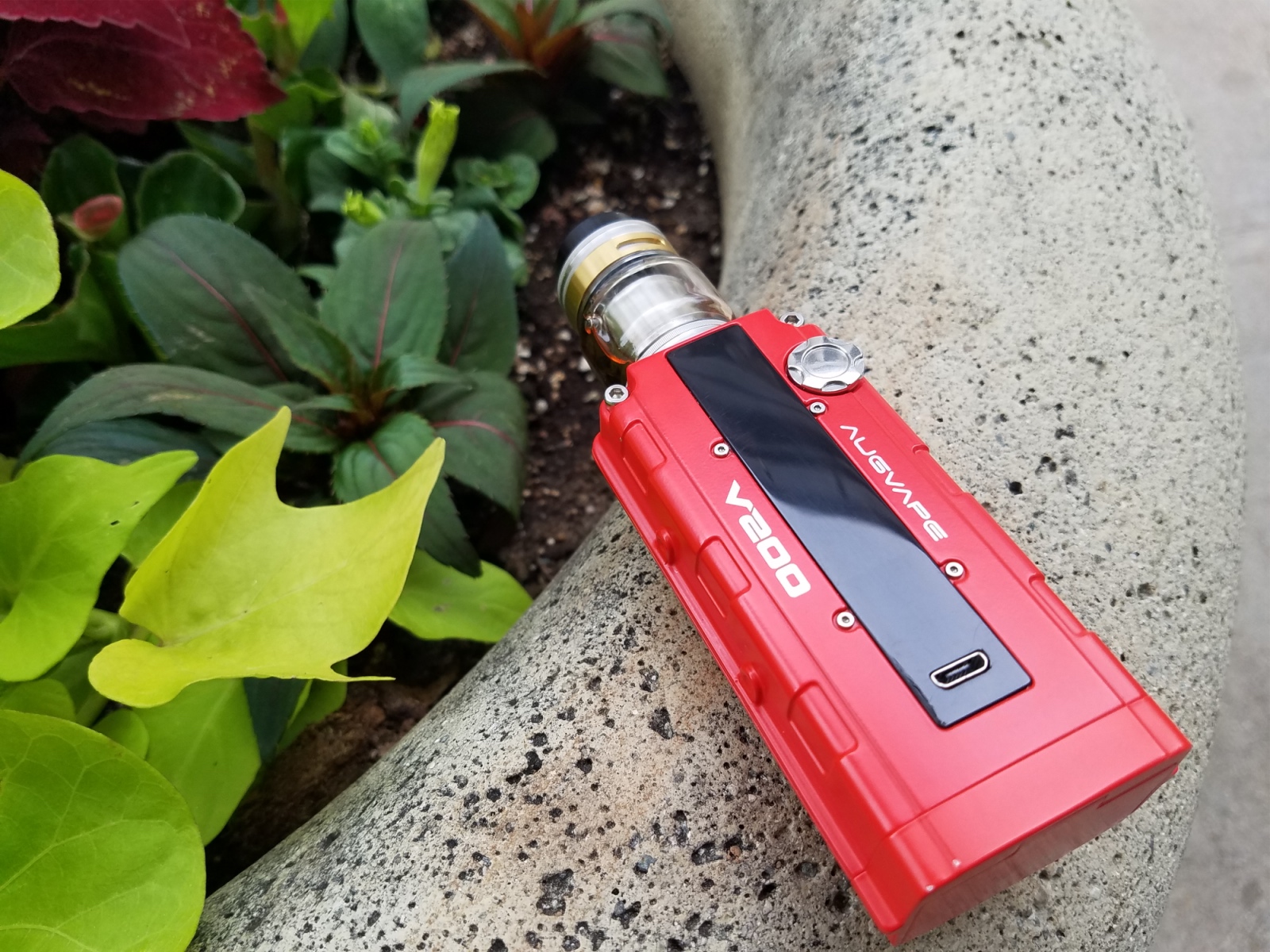 Augvape v200 Box Mod Review - VapePassion.com