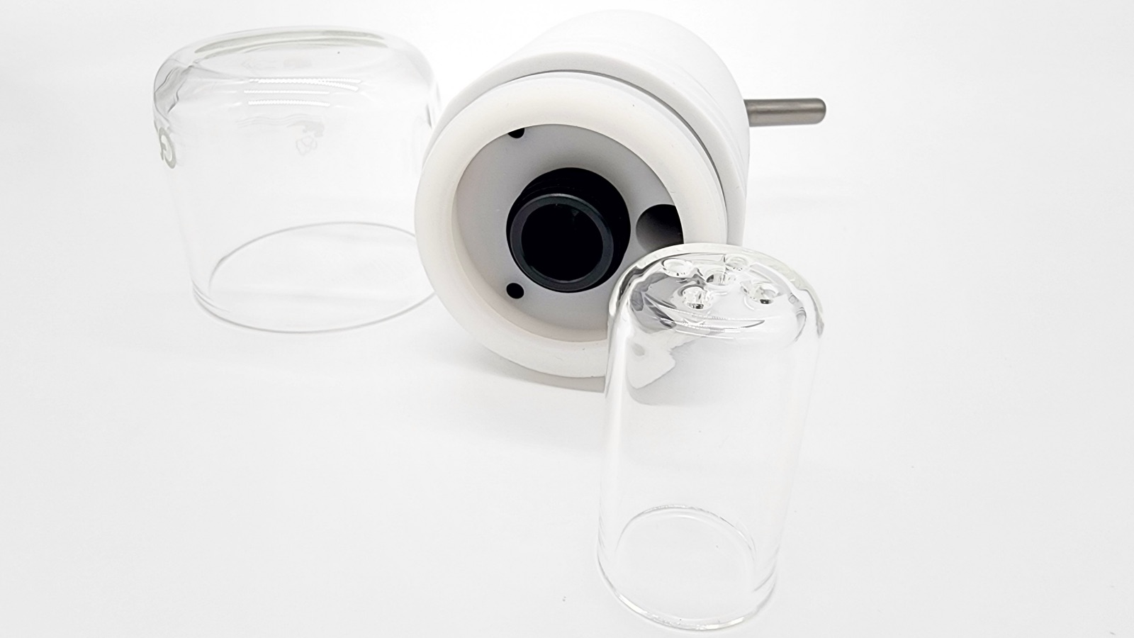 The Yocan Go: A Smart E-Rig Disguised as a Water Bottle - VapePassion.com